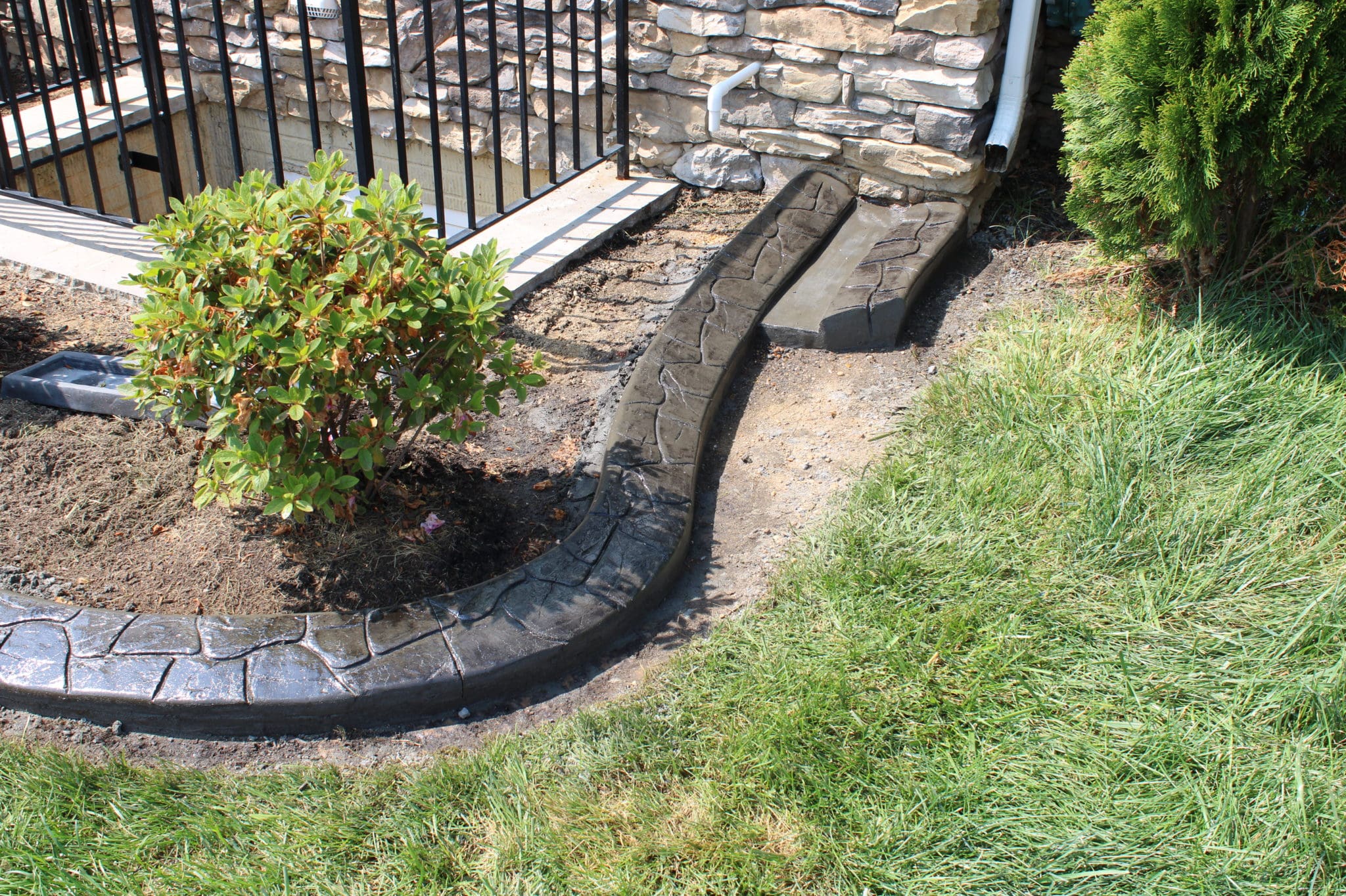 Concrete Edging Potomac MD - Landscaping Borders - Services